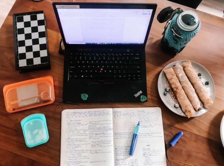 How to Become a Pinterest Manager and Work Remotely (2024)